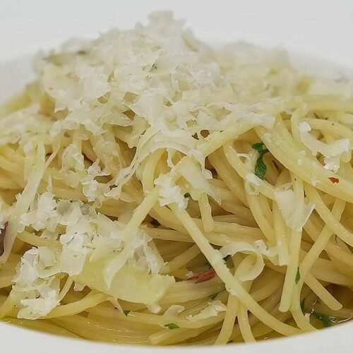 Espagueti Aglio e Olio: La Receta Italiana Más Simple | Chef John Motta